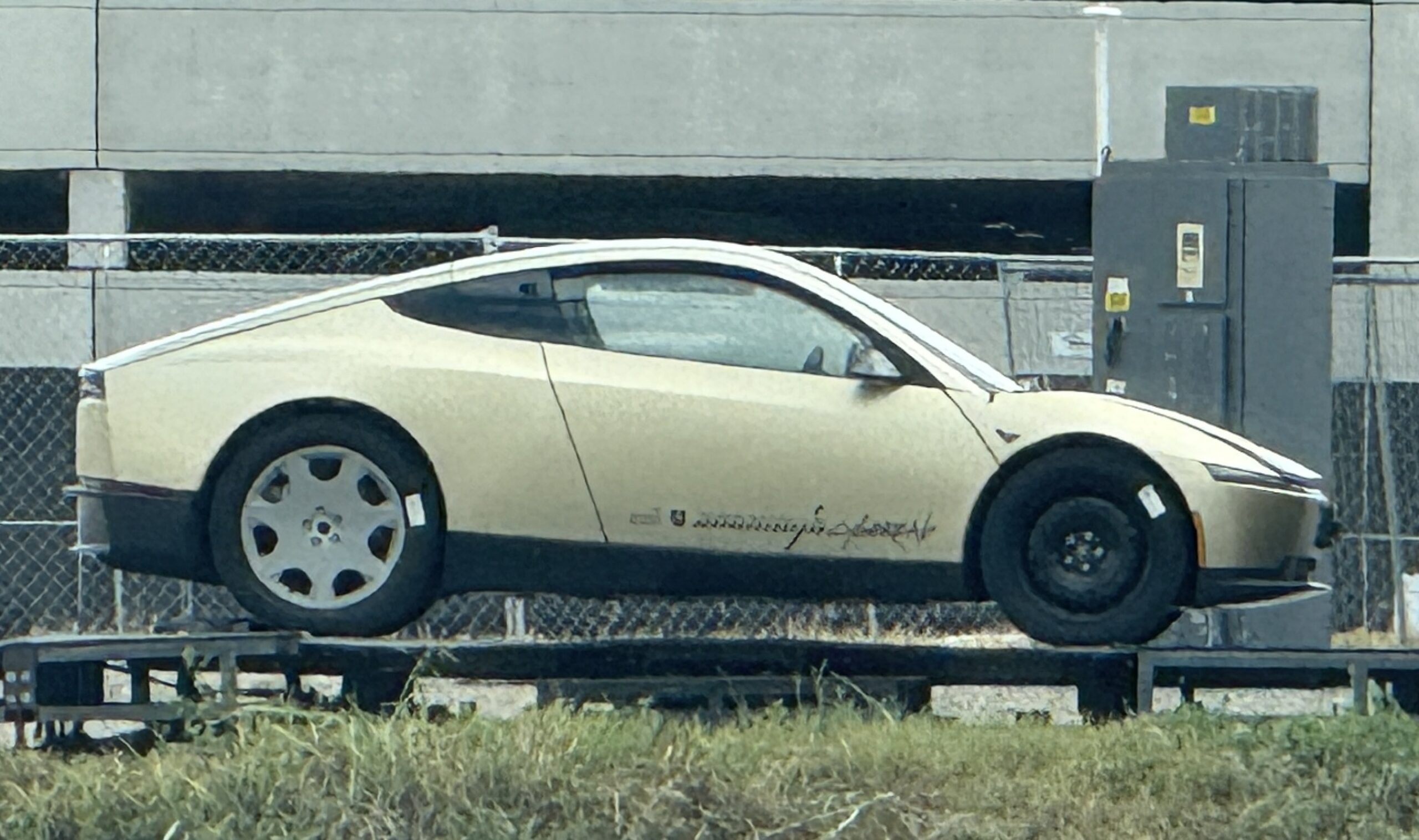 Cybercab with steering wheel & side mirrors! First sighting at Giga ...